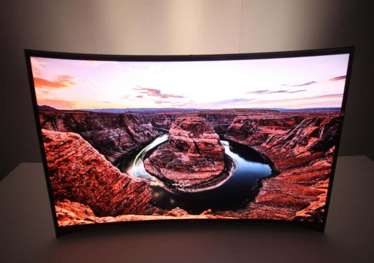 The Benefits Of Curved TV Screens From Samsung